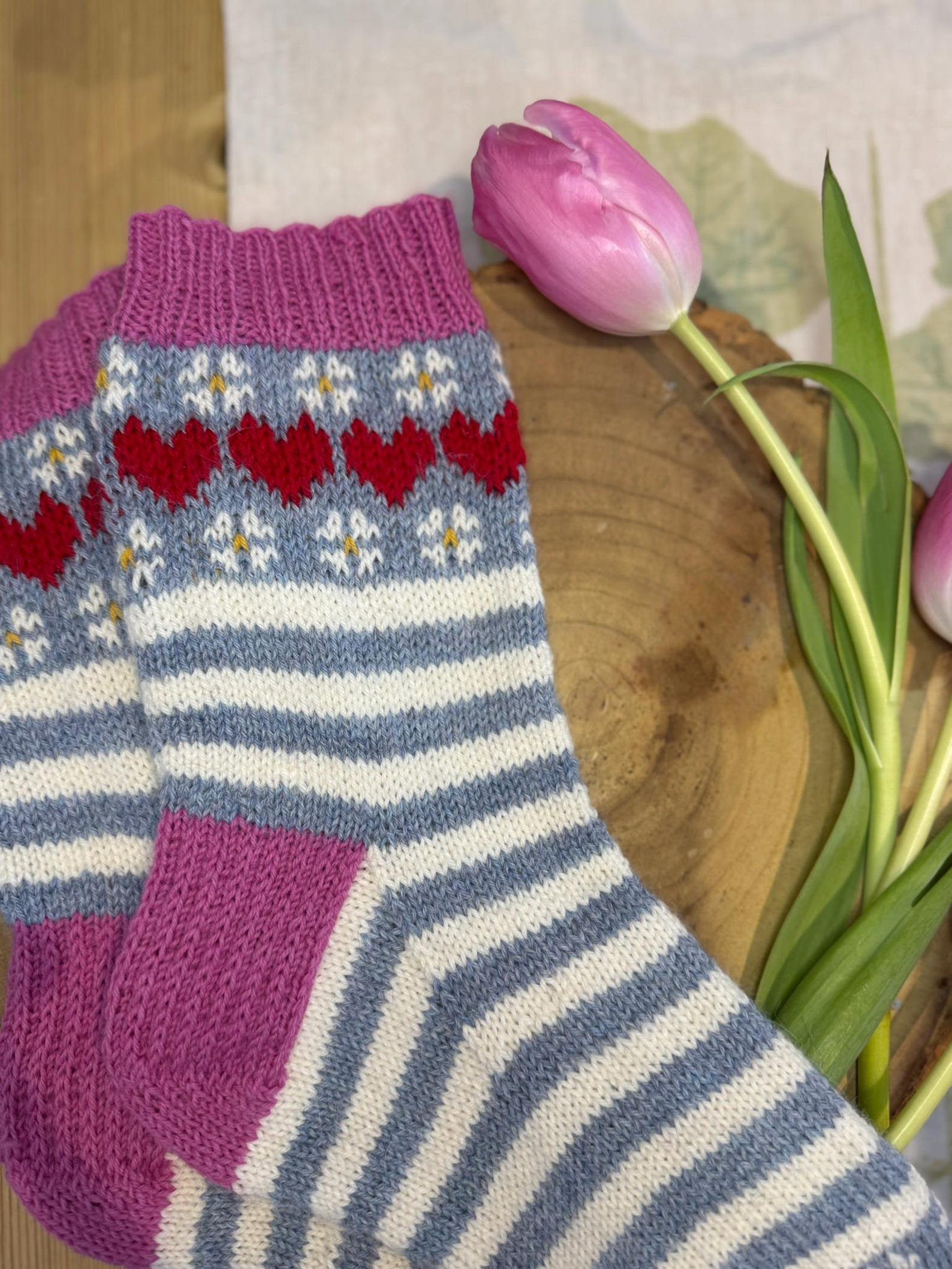 Knitting Pattern - Hearts and Flowers Socks - Instant Digital Download ...