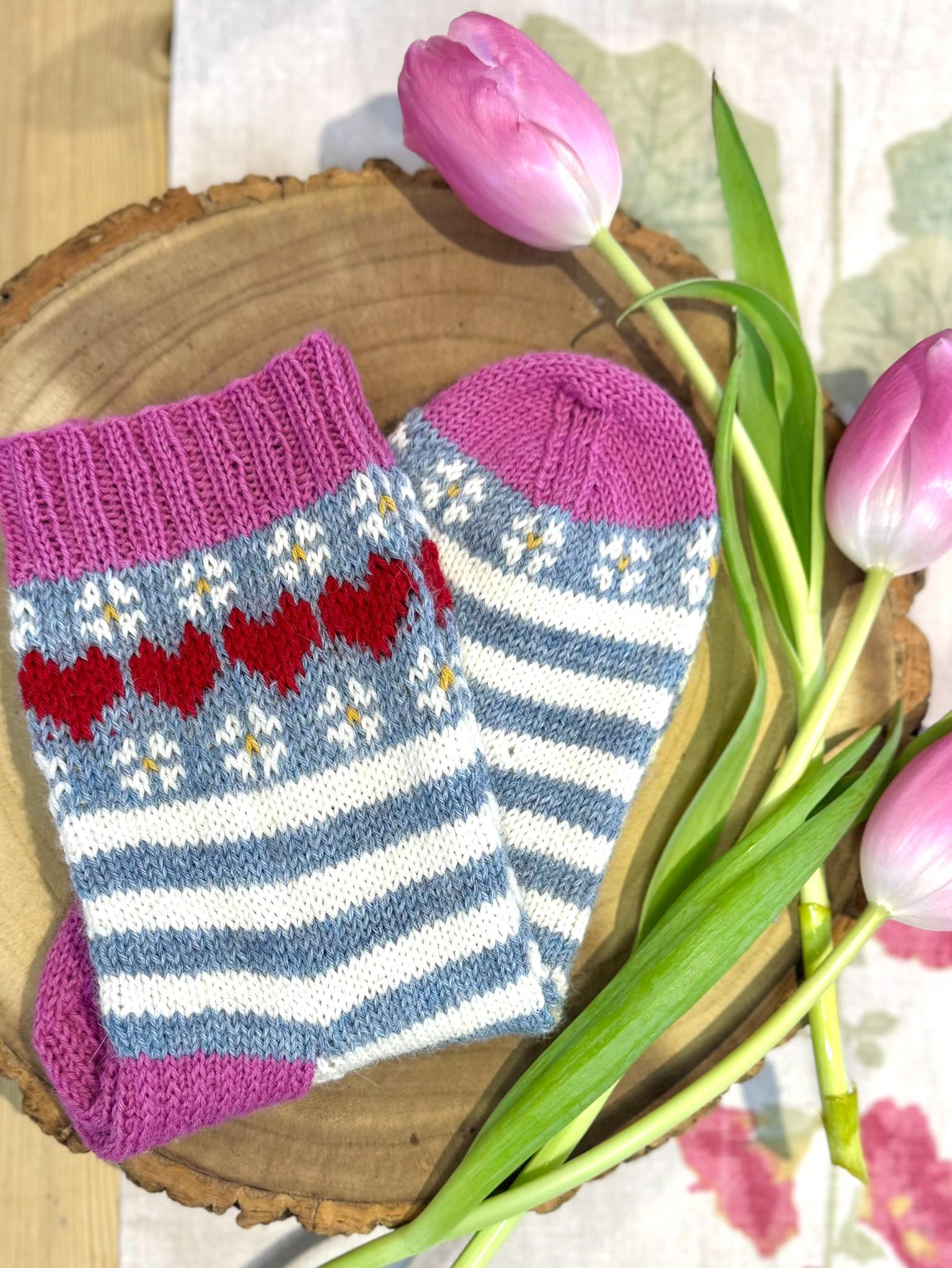 Knitting Pattern - Hearts and Flowers Socks - Instant Digital Download ...