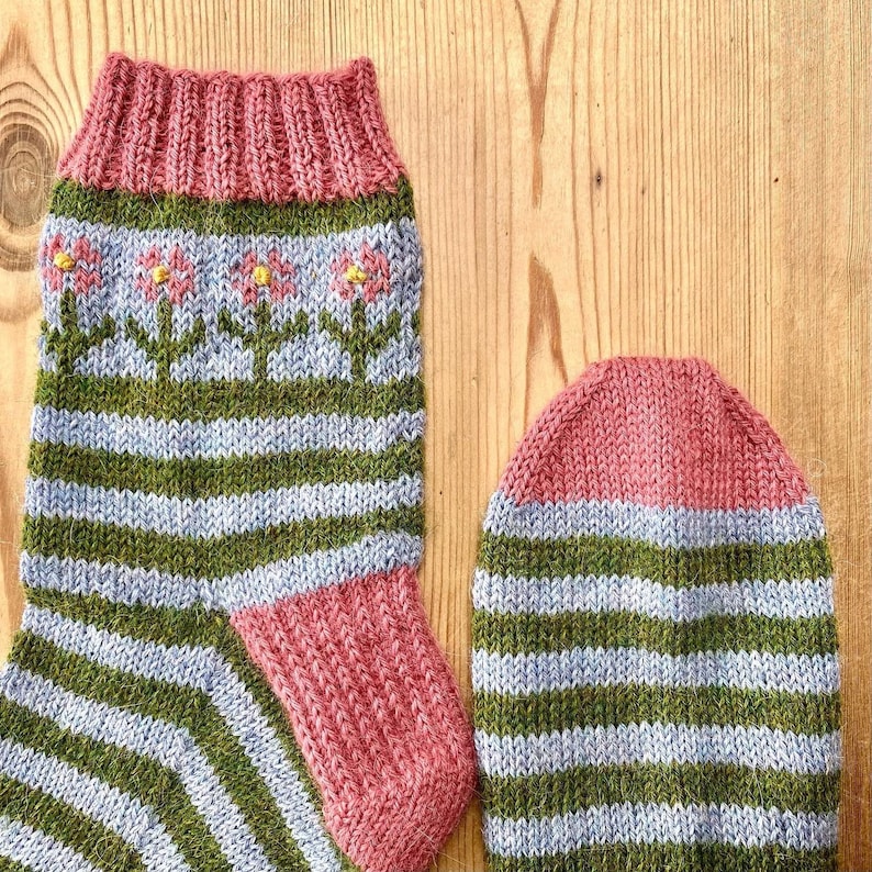 Knitting Pattern - Spring Flower Sock, Hand Knitted Socks, Sizes UK 5 ...
