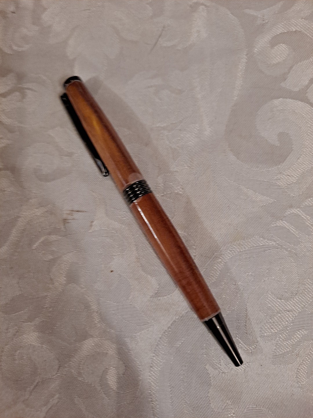 Nexus Twist Pen - Etsy