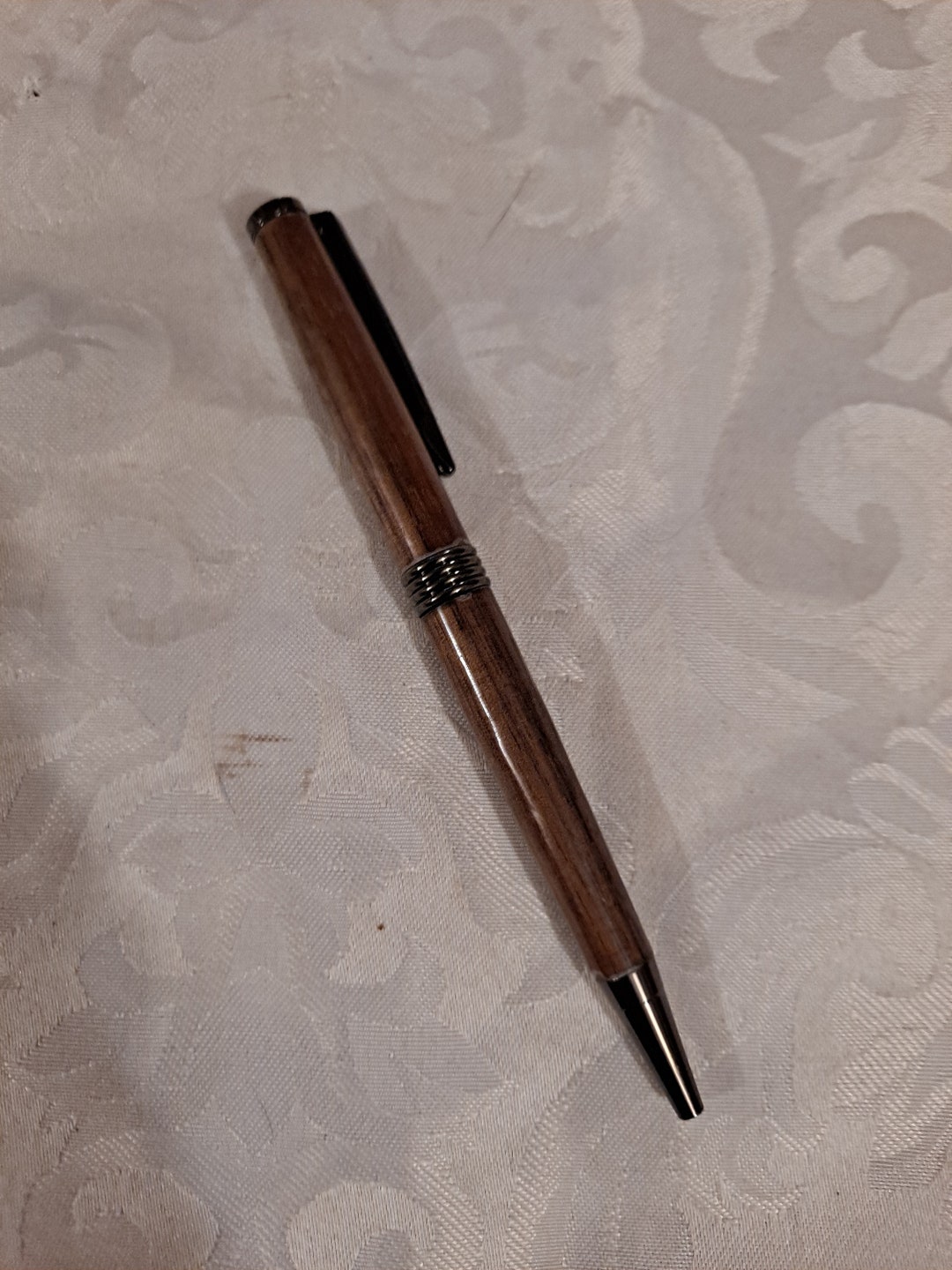 Nexus Twist Pen - Etsy