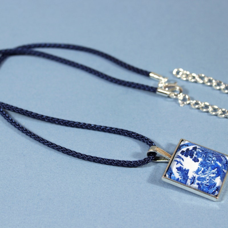 Delft Blue Necklace - Etsy