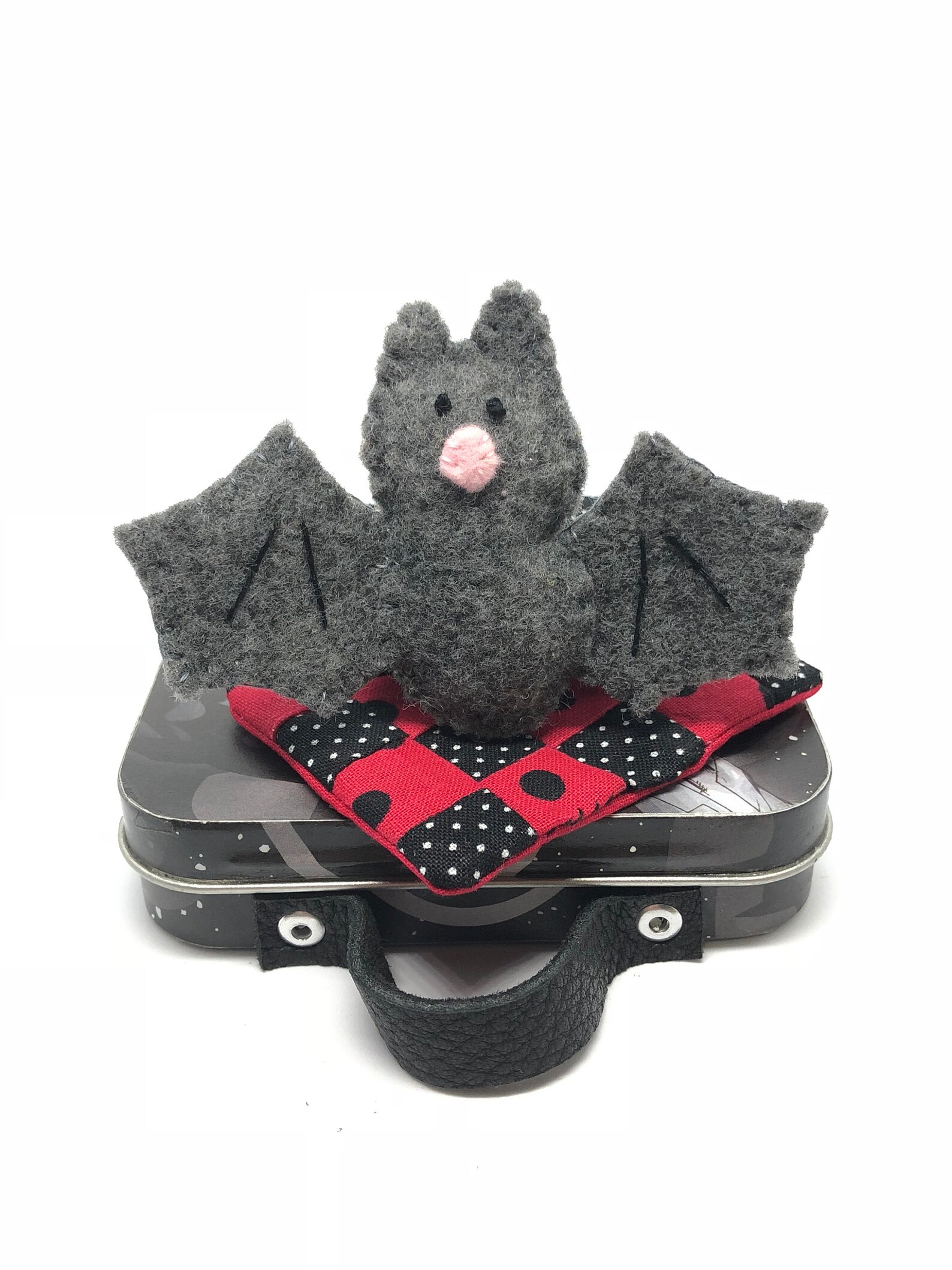 Felt Gray Bat / Altoid Tin Toy / Felt Halloween Toy / Batman | Etsy