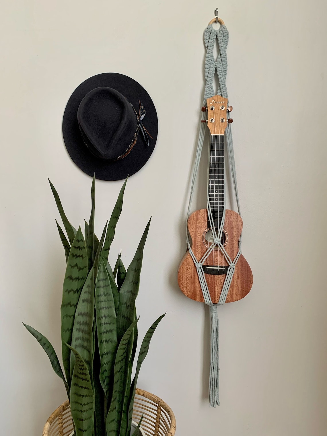 Macrame Ukulele Hanger / Boho Decor / Bohemian / Wall Hanging | Etsy