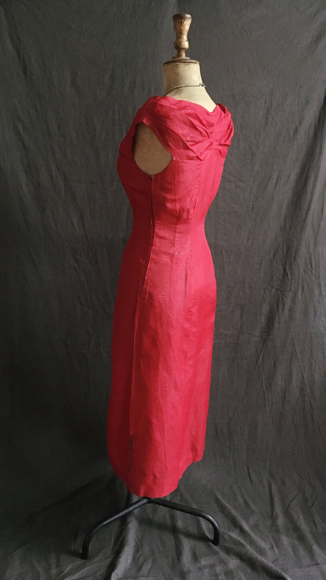 Scarlet 1950s Bombshell Wiggle Dress With Subtle Striped Gold Metallic ...