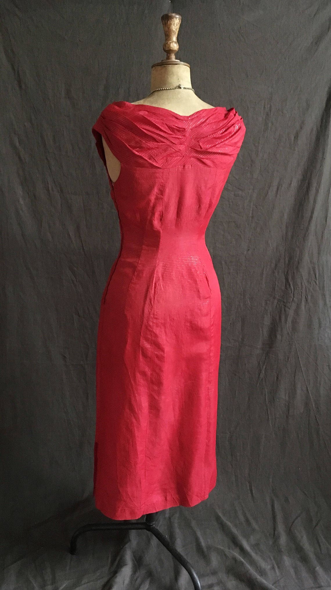 Scarlet 1950s Bombshell Wiggle Dress With Subtle Striped Gold Metallic ...