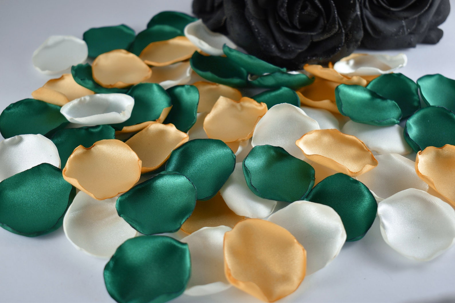 Emerald Green Rose Petals Gold Flower Petals Ivory Petals - Etsy