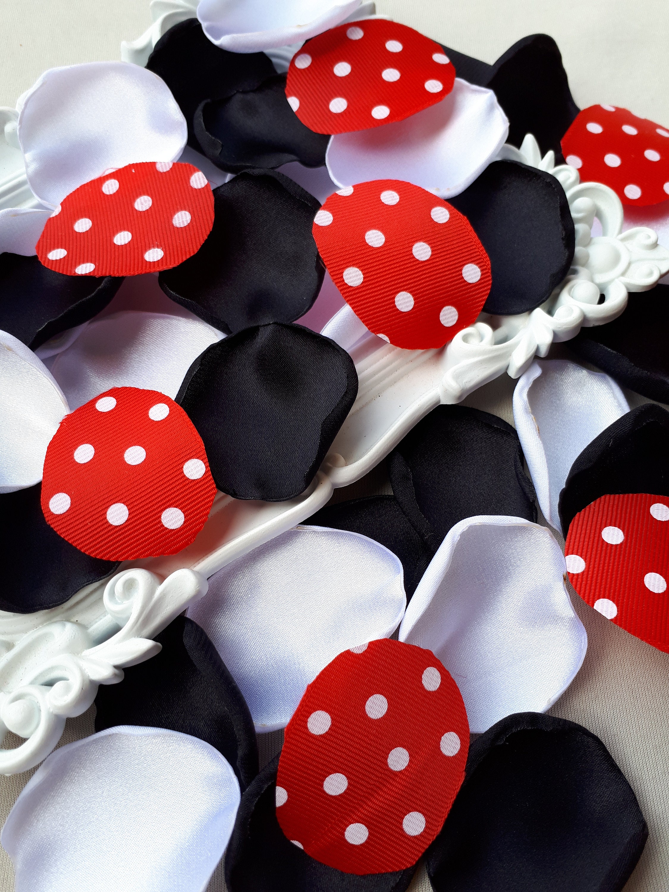 Mickey Mouse Black Red Rose Petals, White Rose Petals Disney Themed ...