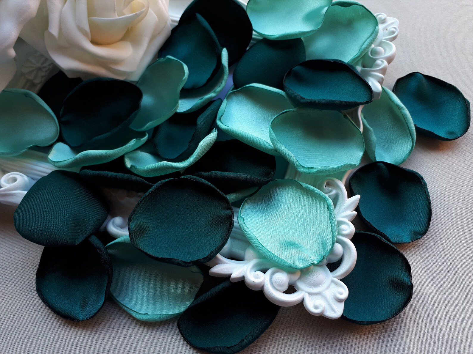 NEW Kelly Green and Mint Handmade Satin Rose Petals Forest - Etsy