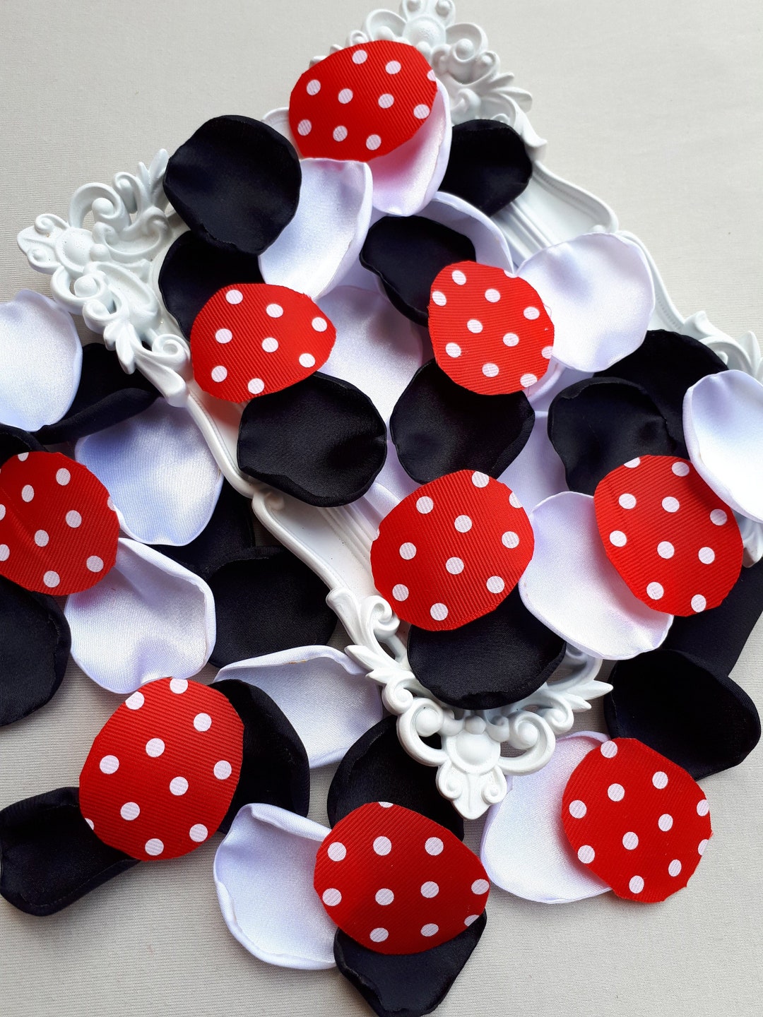Mickey Mouse Black Red Rose Petals, White Rose Petals Disney Themed ...