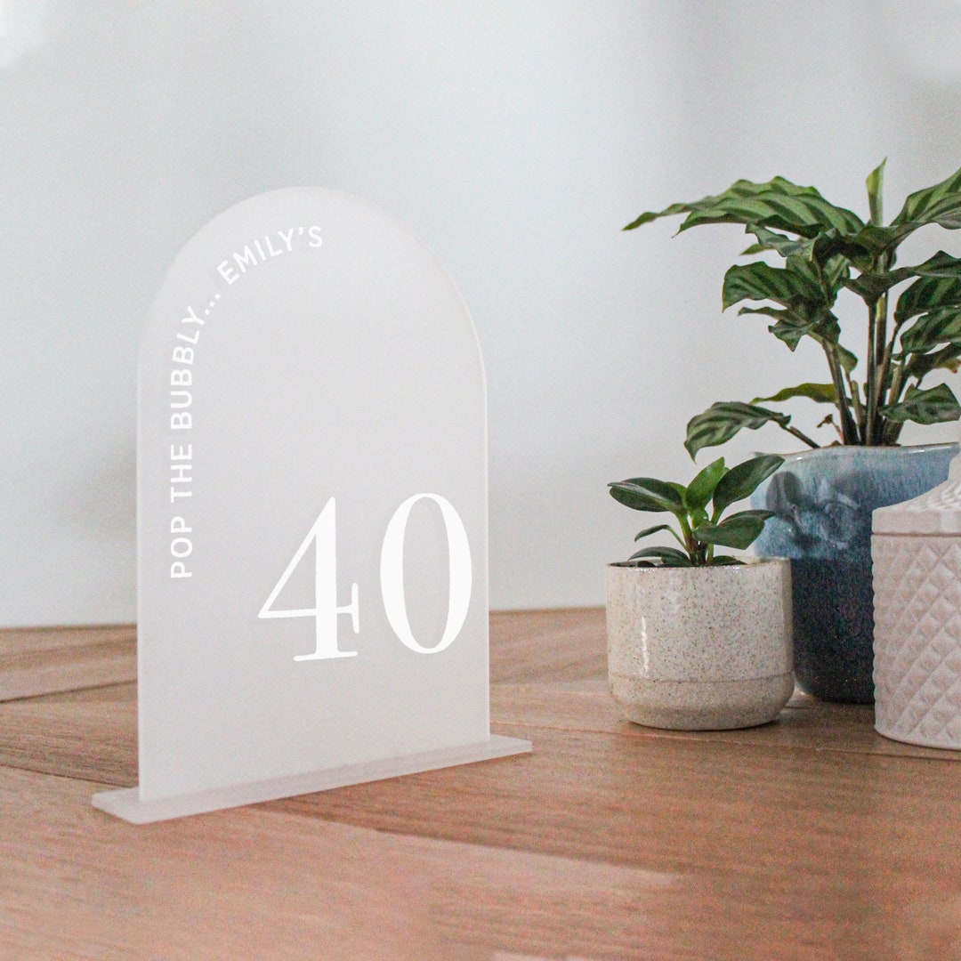 Frosted Acrylic Arch Table Sign: Birthday Party Decor - Etsy Österreich