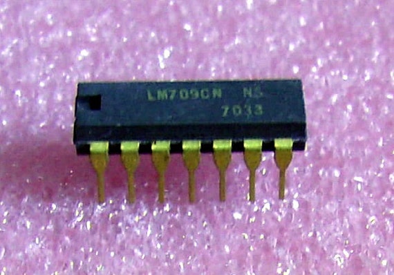 Lm709cn operational amplifier circuits