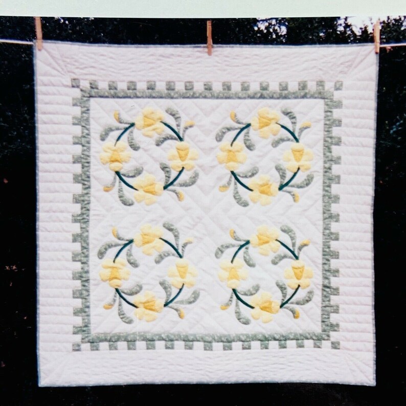 Daffodils Quilt Pattern From the Garden Patch and Mollie Fish - Etsy