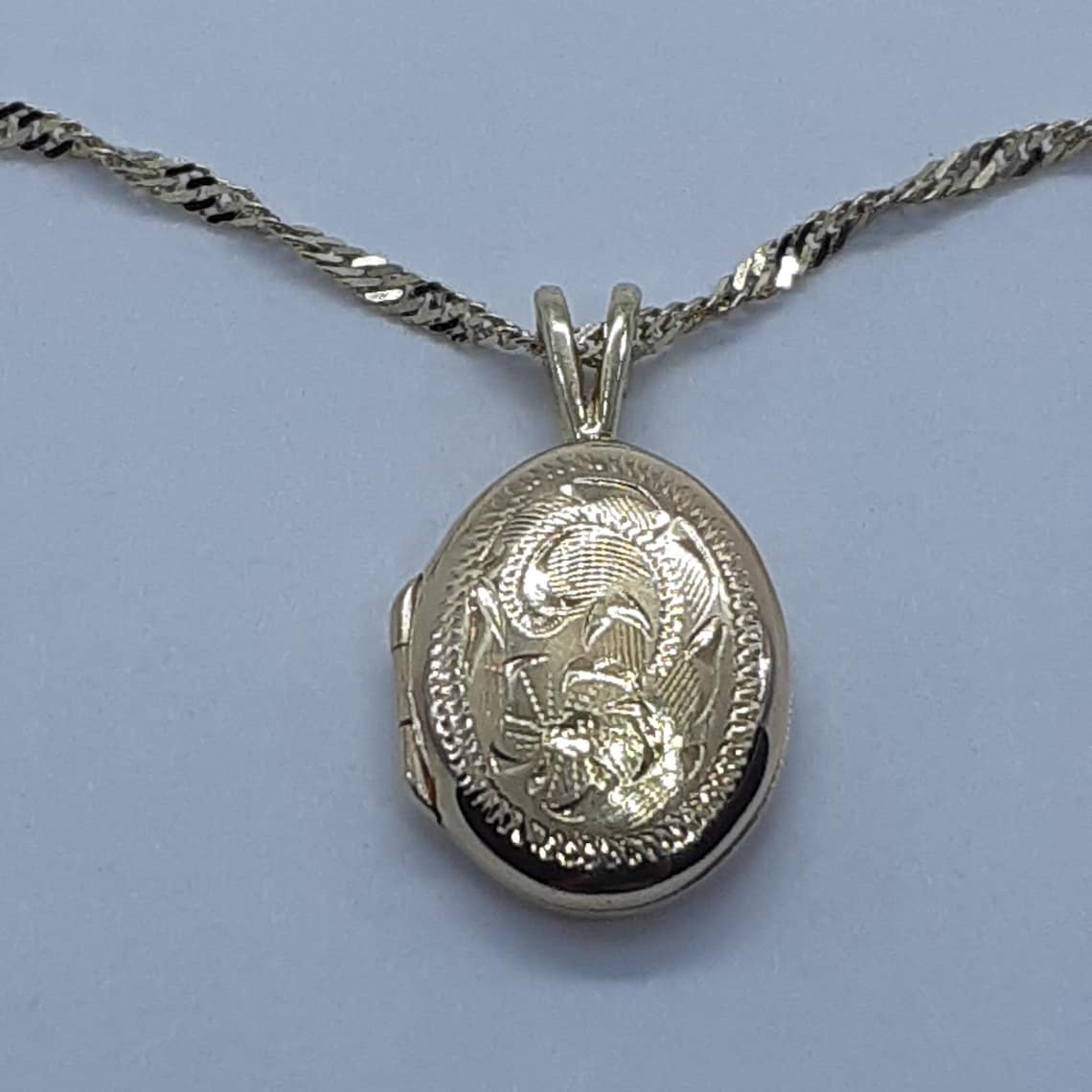 Colgante de medallón medallón de oro medallón ovalado | Etsy