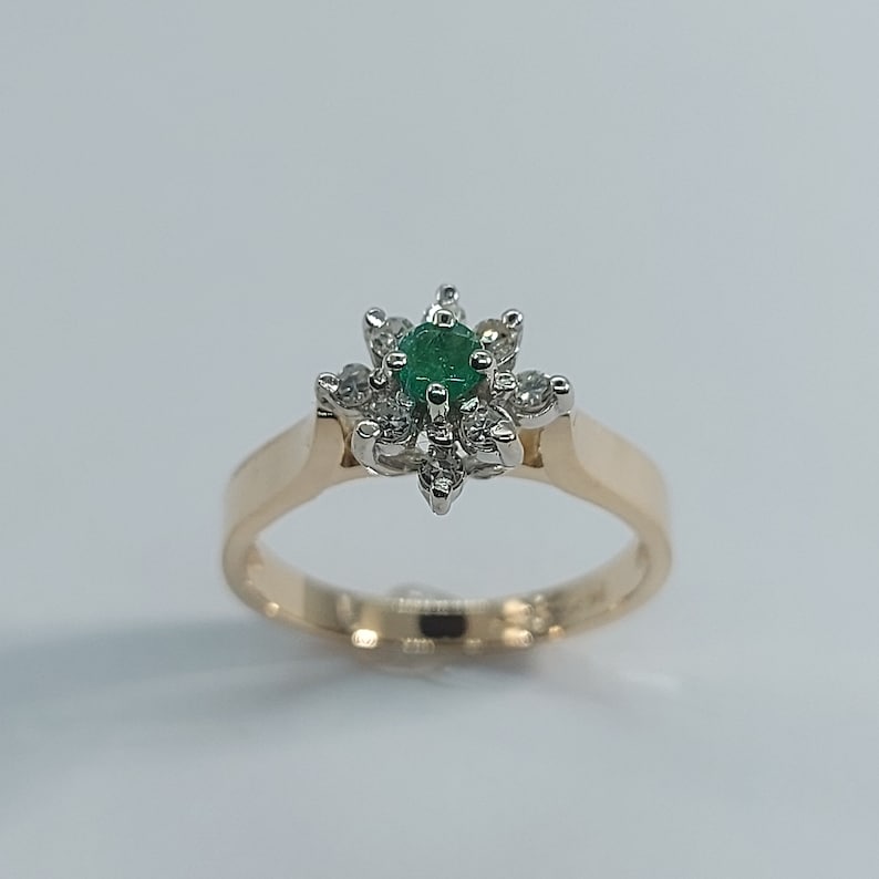 Anillo con halo de esmeralda: anillo de oro amarillo de 14 k con ...