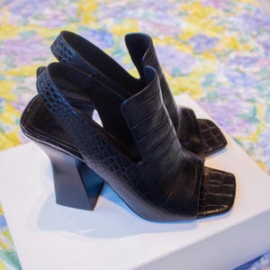 Céline Paris by Phoebe Philo Black Croc-embossed Leather Open Squared ...