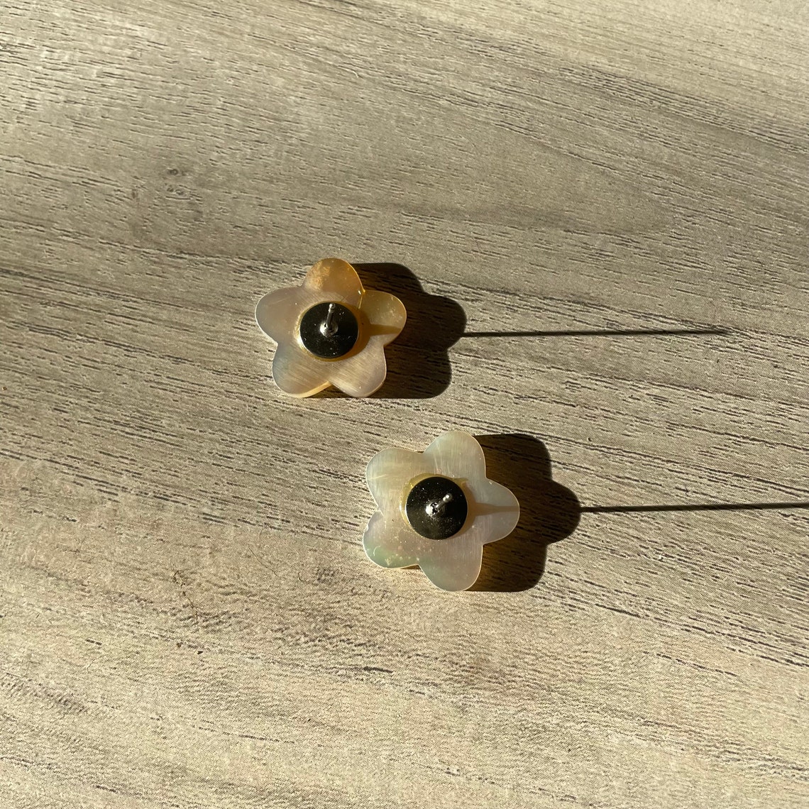 Vintage Iridescent Shell Flower Earrings - Etsy