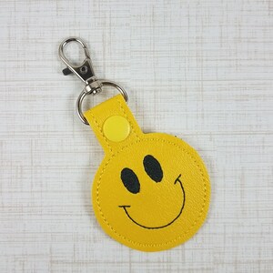 Happy Face Key Chain, Happy Face Emote, Smiley Face Keychain, Happy ...