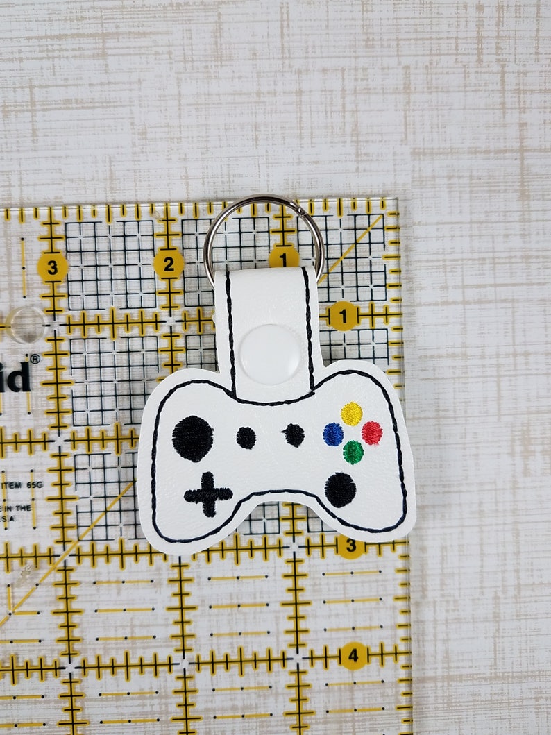 Game Controller Keychain, Gamer Gift, Xbox Controller, Key Chain, Nerd ...