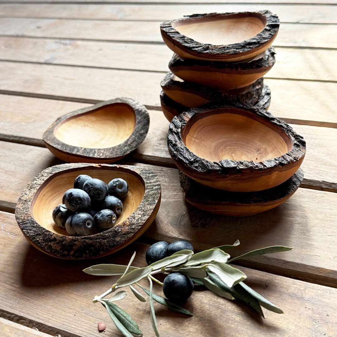 Olive Wood Snack Dish – Corporate Gift • Natural Edge • Hand-turned ...