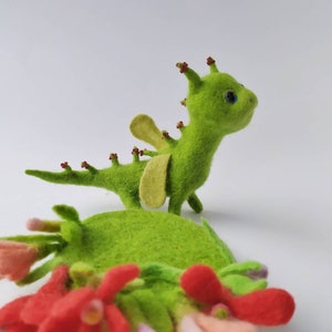 Little Felt Dragon / Dinosaur Figurine / Needle Felted Dragon / Unique ...