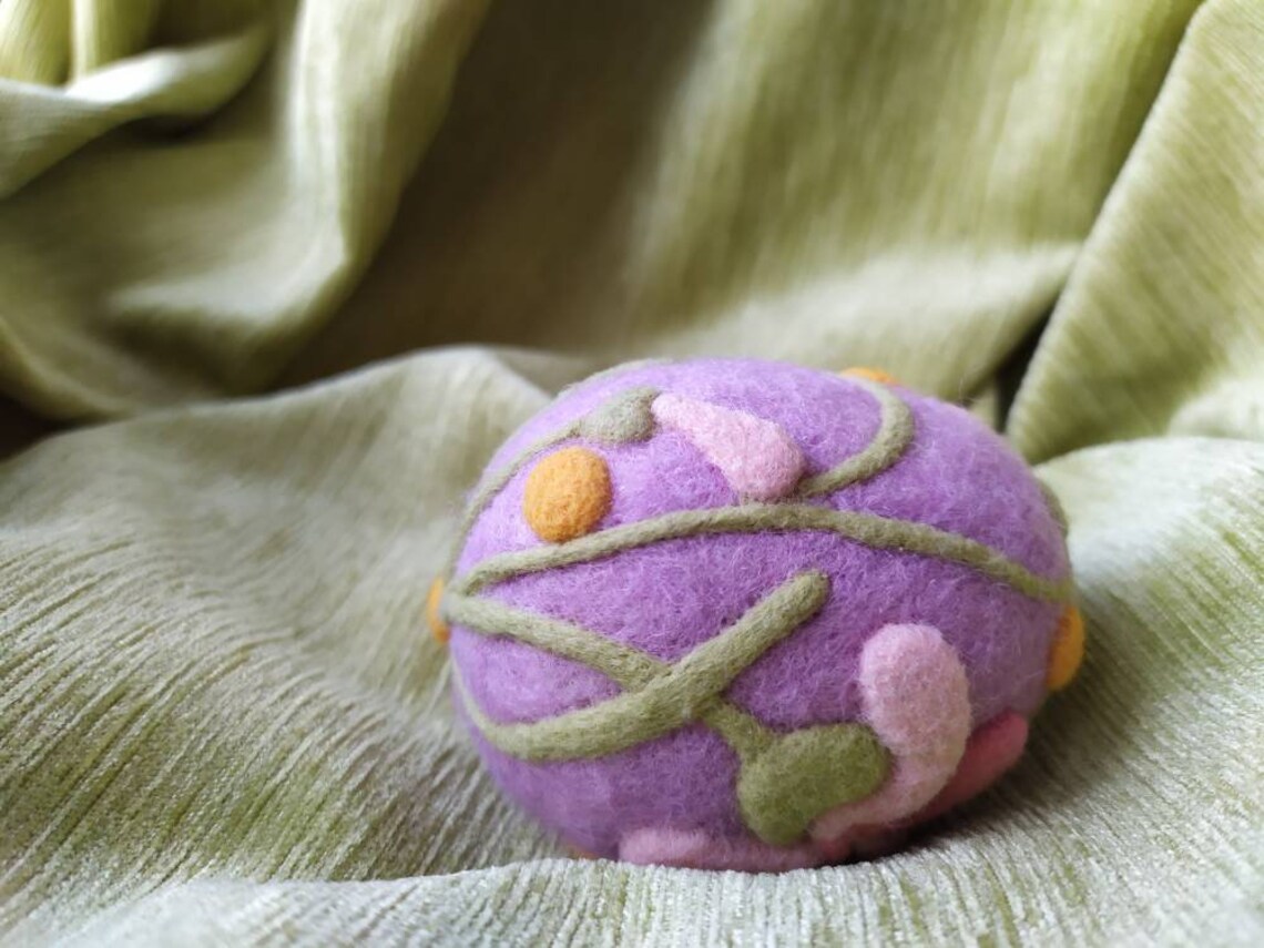 Needle Felted Easter Egg: Violet Wool Spring Decor - Etsy