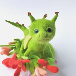 Little Felt Dragon / Dinosaur Figurine / Needle Felted Dragon / Unique ...