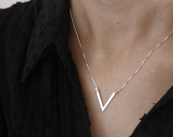 V Shape Necklace | Etsy