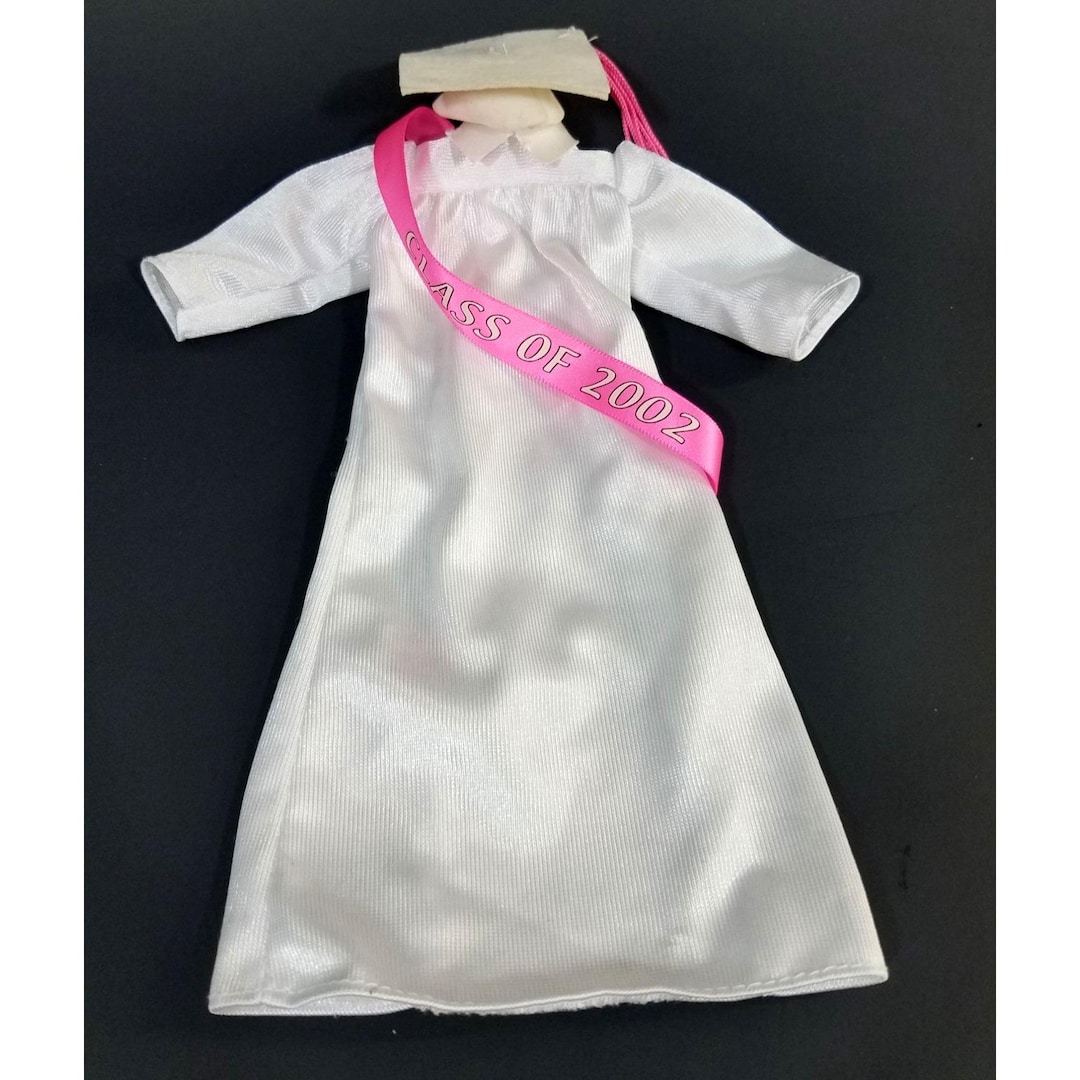 Mattel Barbie Graduation Gown Cap & Sash Class of 2002 White Pink ...