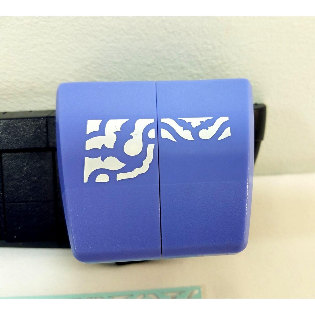 Fiskars Border Punch With Intricate Design Corner 1" Sections ...