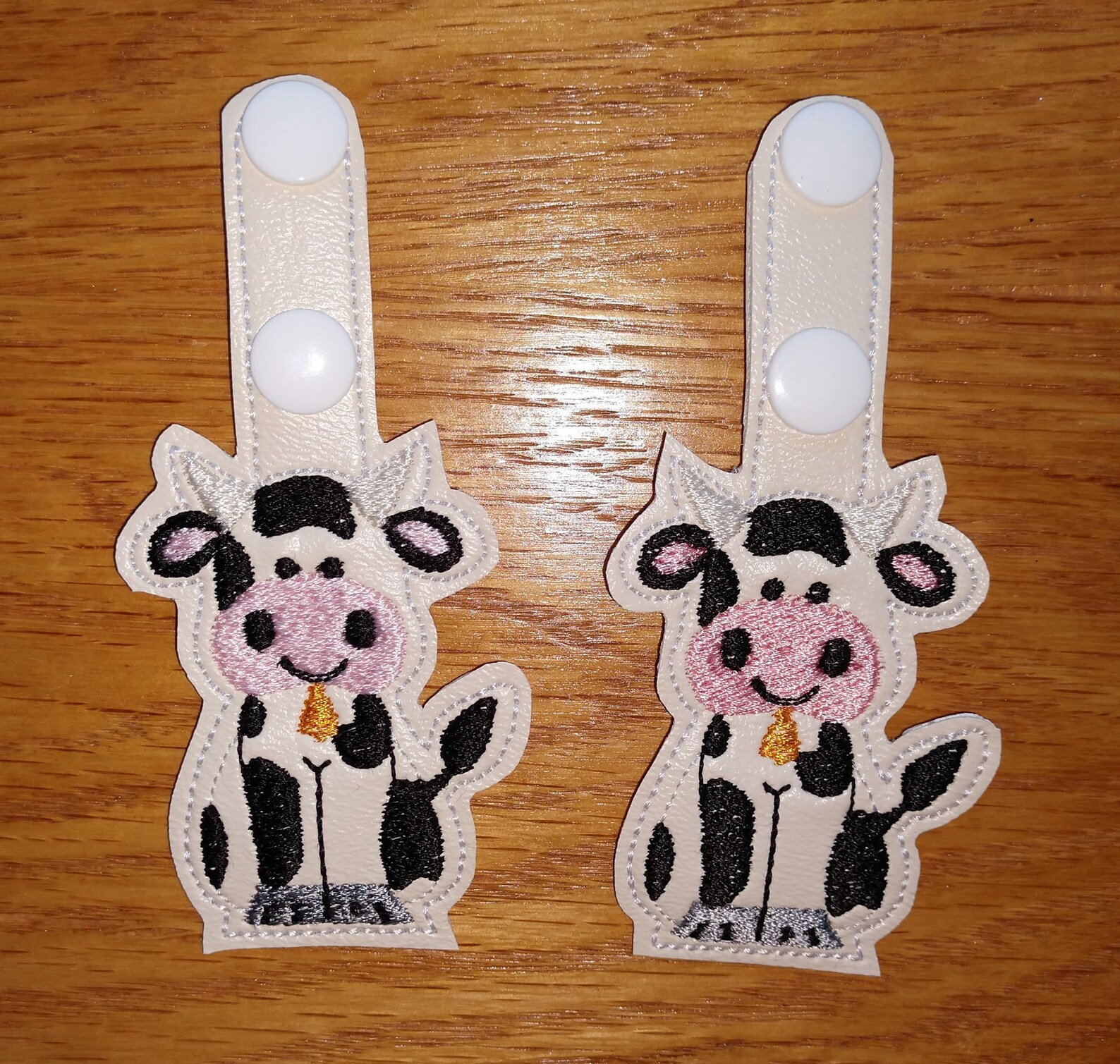 ITH Cow Key Fob, Cow Bag Tag, Cow Snap Tab, Farm Machine Embroidery ...