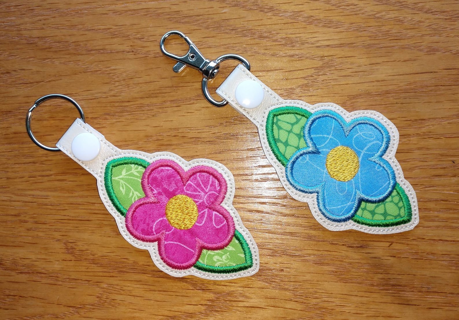 ITH Simple Flower Key Fob - Flower Bag Tag - Vinyl Key Fob With Snap ...