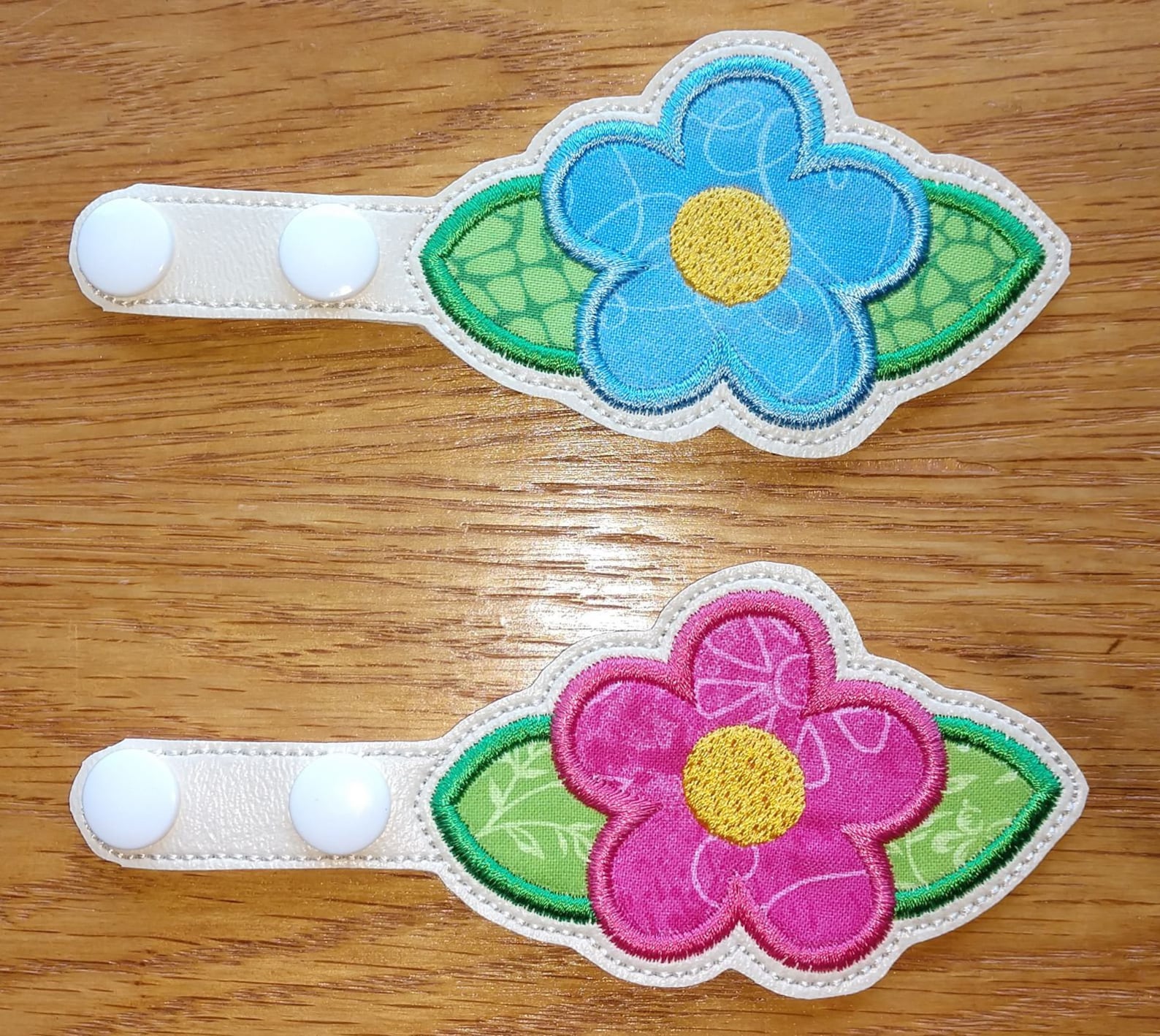 ITH Simple Flower Key Fob - Flower Bag Tag - Vinyl Key Fob With Snap ...