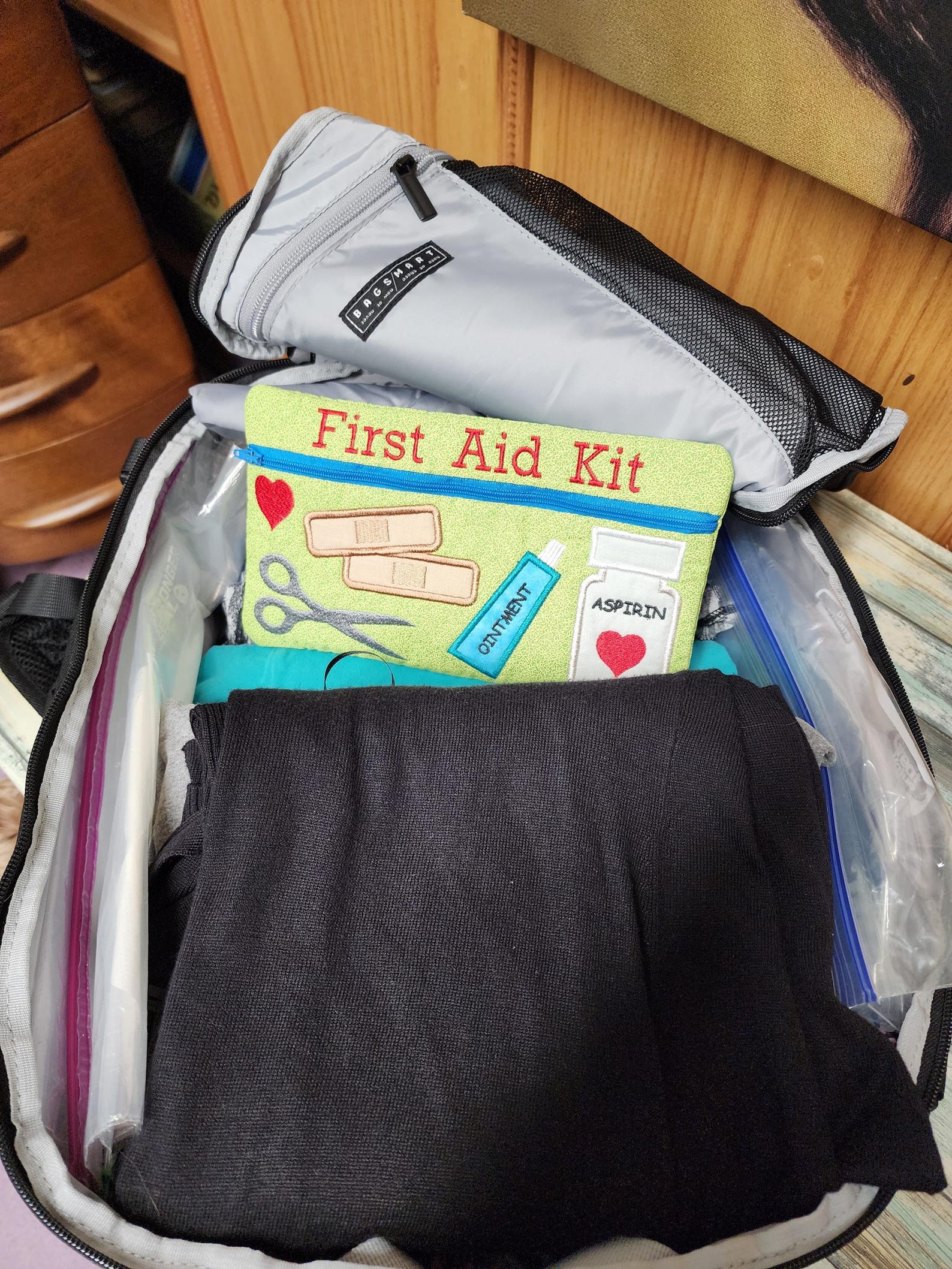 ITH First Aid Zipper Bag, in the Hoop Zipper Bag, Medical Zipper Bag ...