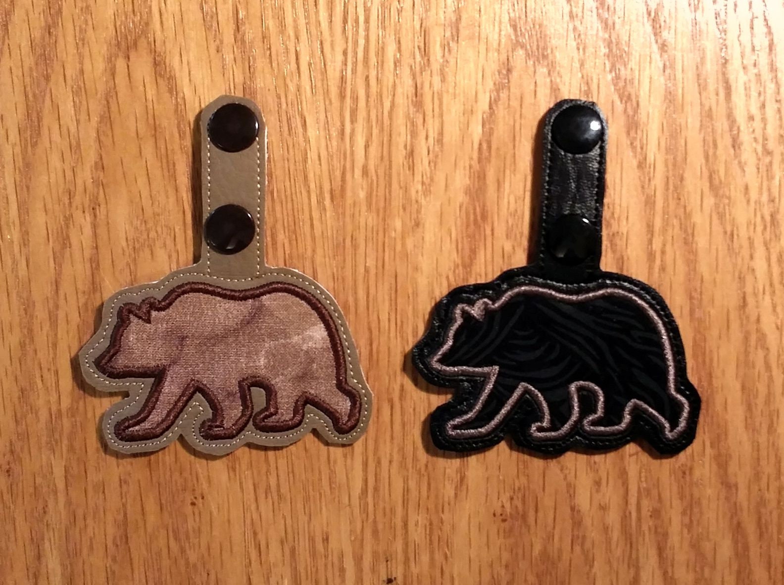 ITH Bear Silhouette Key Fob Bear Bag Tag Vinyl Key Fob | Etsy