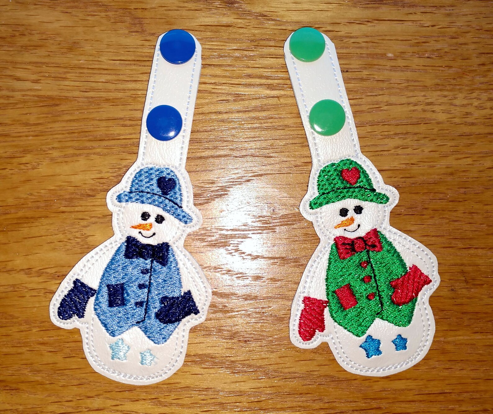 ITH Jolly Snowman Key Fob - Christmas Bag Tag - Vinyl Key Fob - Snap ...