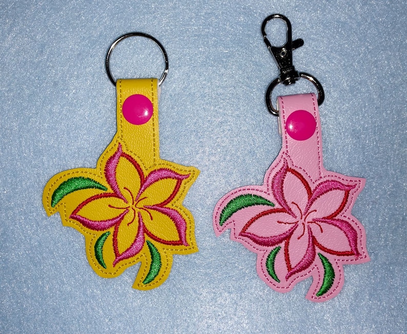 ITH Swirly Flower Key Fob Flower Bag Tag Vinyl Key Fob - Etsy