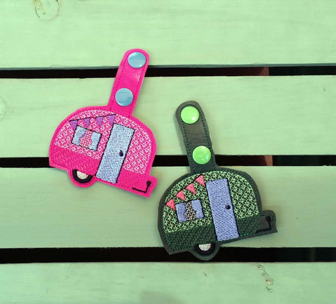ITH Tiny Camper Key Fob Vintage Camper Bag Tag Vinyl Key - Etsy