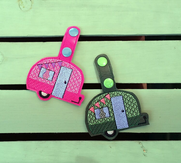 ITH Tiny Camper Key Fob Vintage Camper Bag Tag Vinyl Key - Etsy