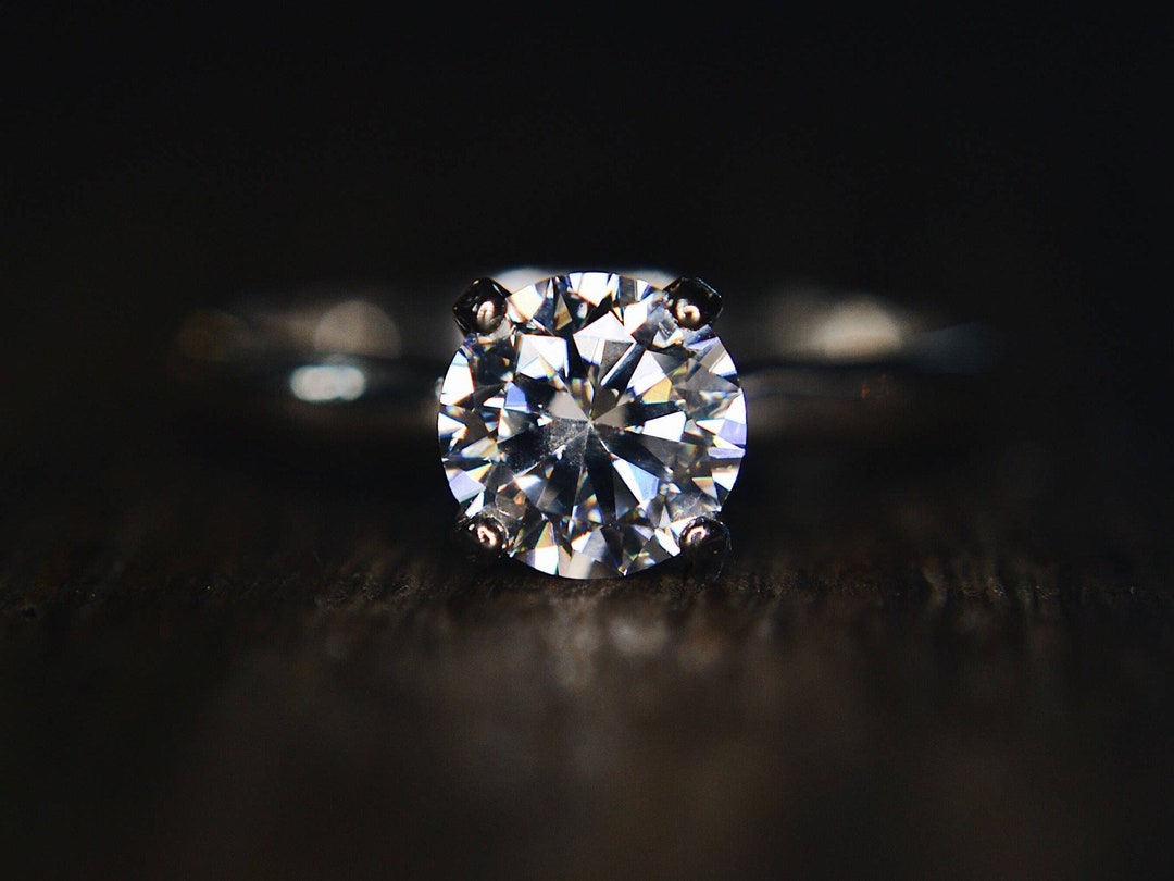 1 Carat (6 Mm) Classic Round Brilliant Cut Diamond Simulant Ring ...