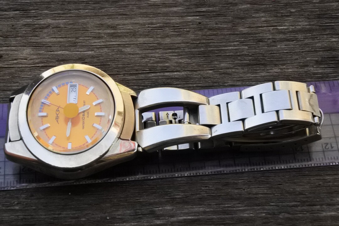 Vintage Alba AKA V743 5A10 Orange Dial Men Quartz Watch Japan Oval ...