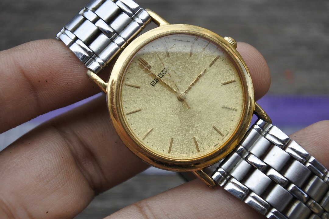 Vintage Seiko 7N01 6900 Textured Dial Unisex Quartz Wristwatch Japan Round Shape 33mm - Etsy