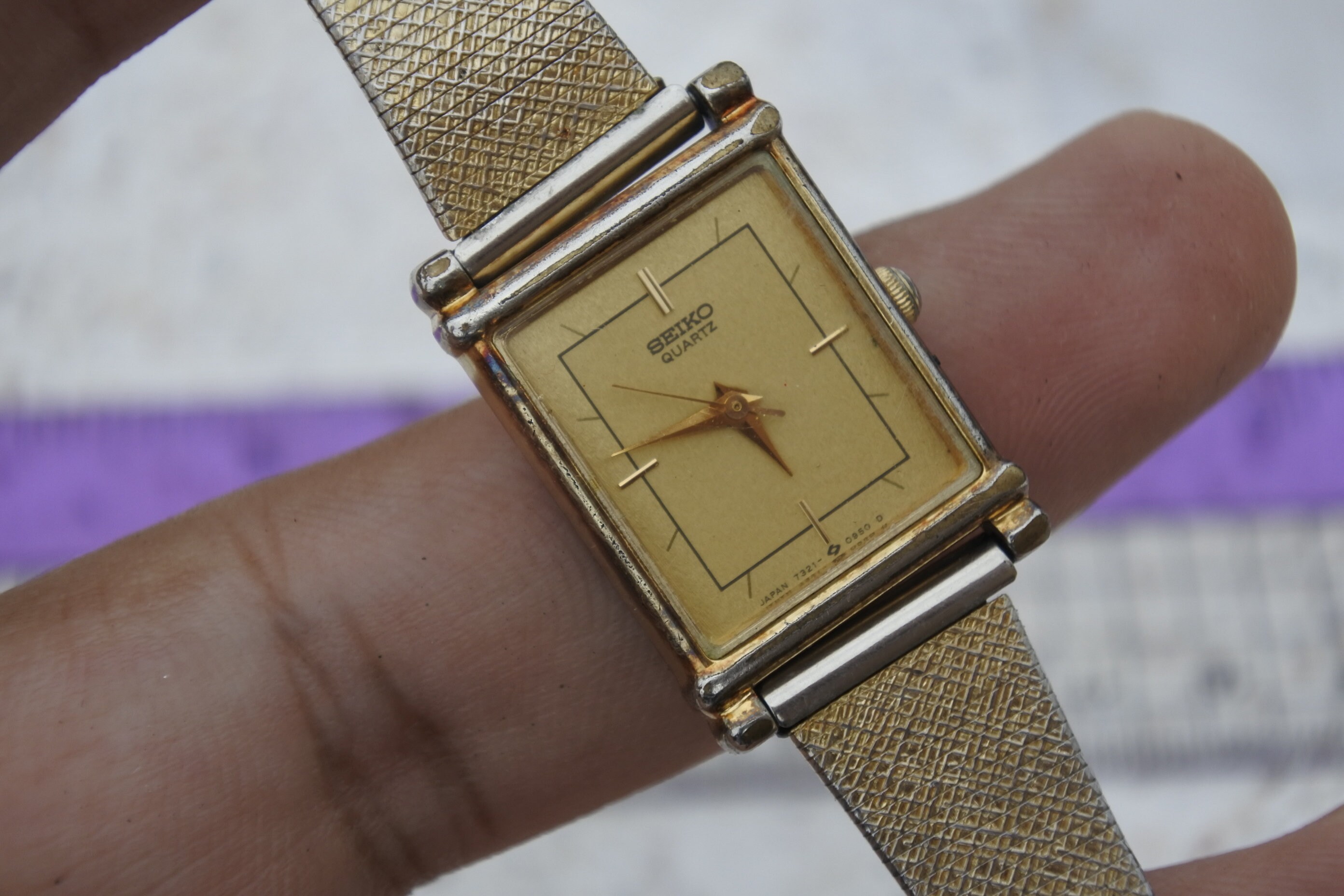 Vintage Seiko Gold Plated 7321 5510 Yellow Dial Lady Quartz Wrist Watch Japan Square Tank Shape ...