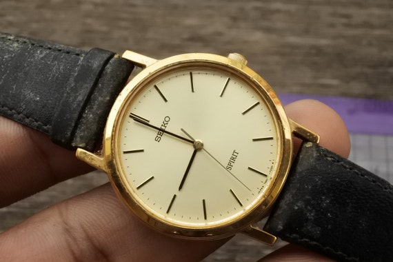 Vintage Seiko Spirit 7N01 7060 Yellow Dial Men Quart… - Gem