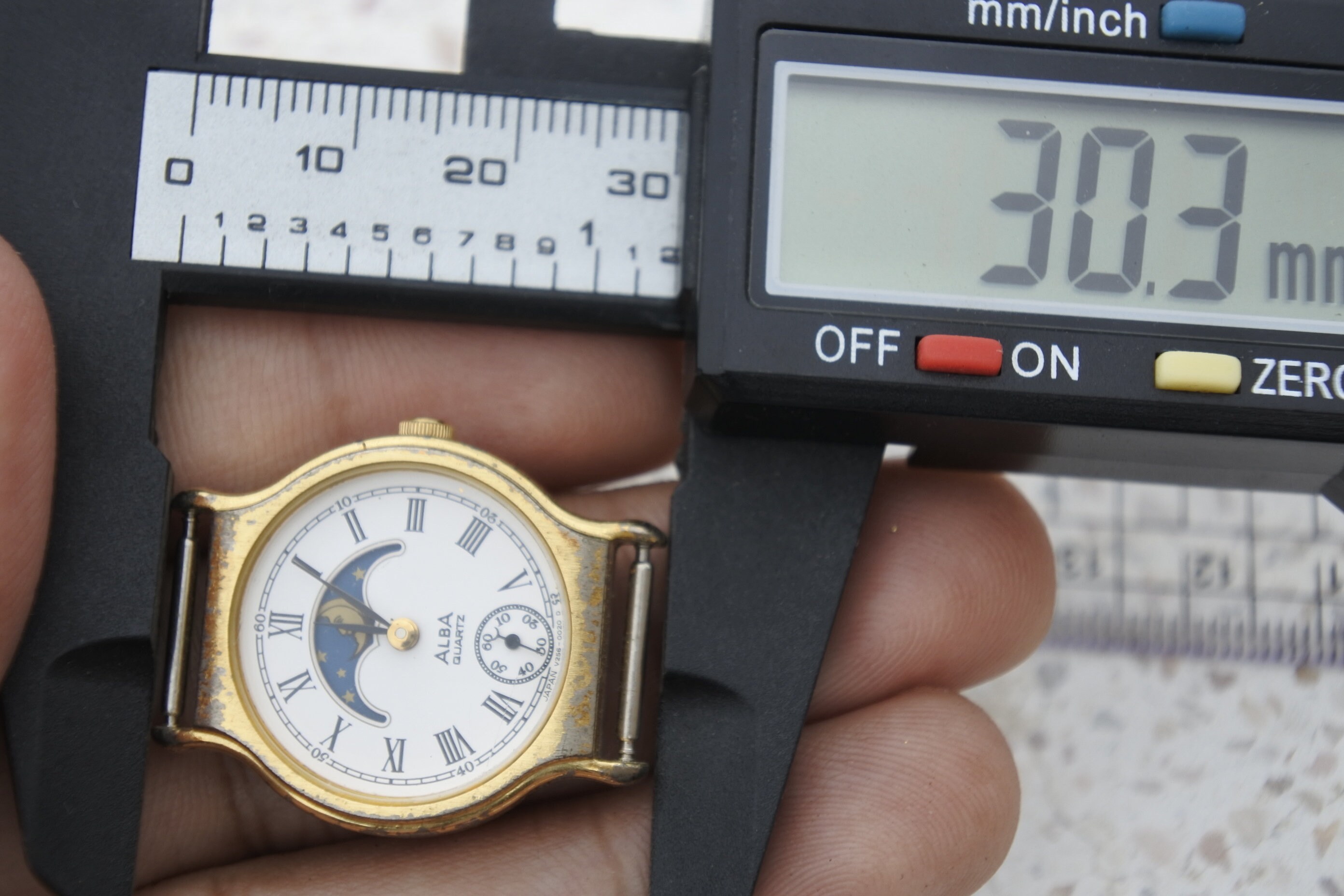 Vintage Alba V256 0020 Sun Moon Dial Lady Quartz Wrist Watch - Etsy