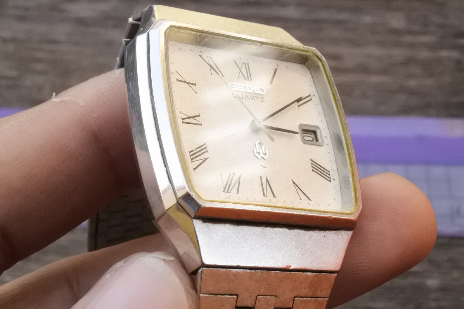 Vintage Seiko 0842 5010 Textured Dial Men Quartz Watch Japan Square ...