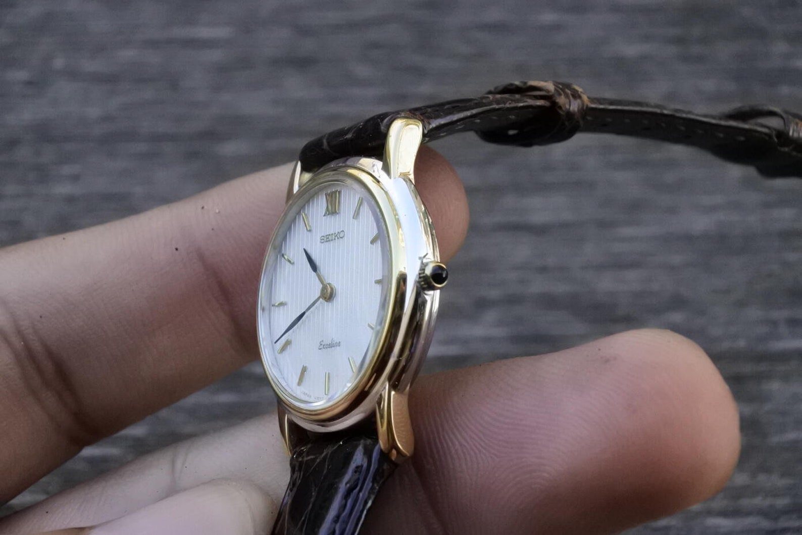 Vintage Seiko 4N20 0092 Textured Dial Lady Quartz Watch Japan Round ...