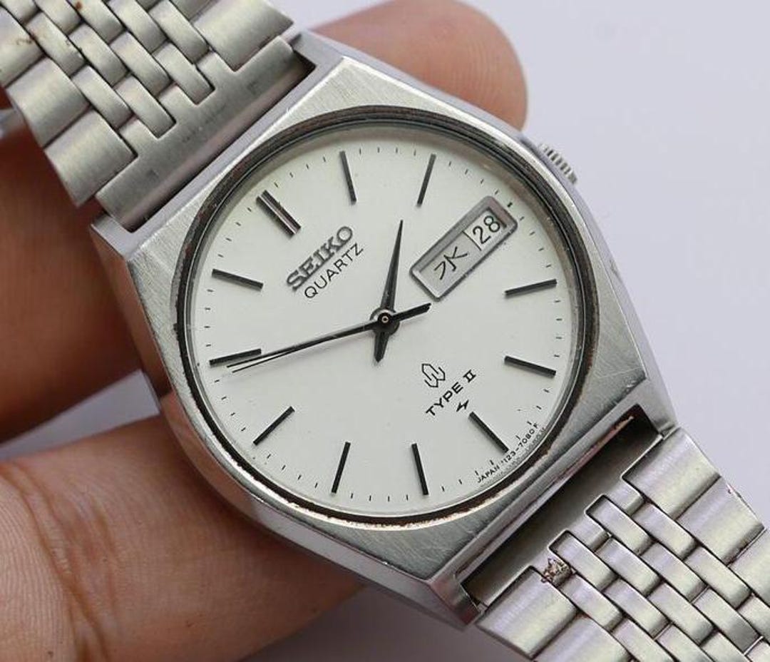Vintage Seiko Type II 7123 7080 White Dial Men Quartz Watch Japan Round ...