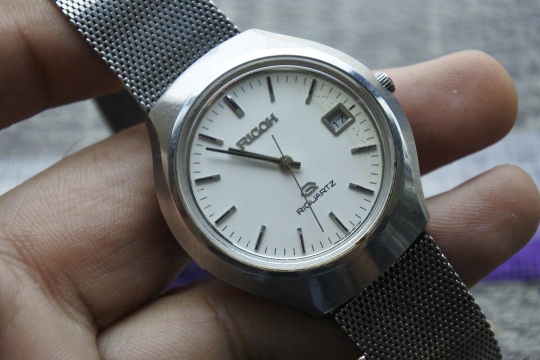 Vintage Ricoh Riquartz White Dial 1970S Steel Round UFO Shape Quartz ...
