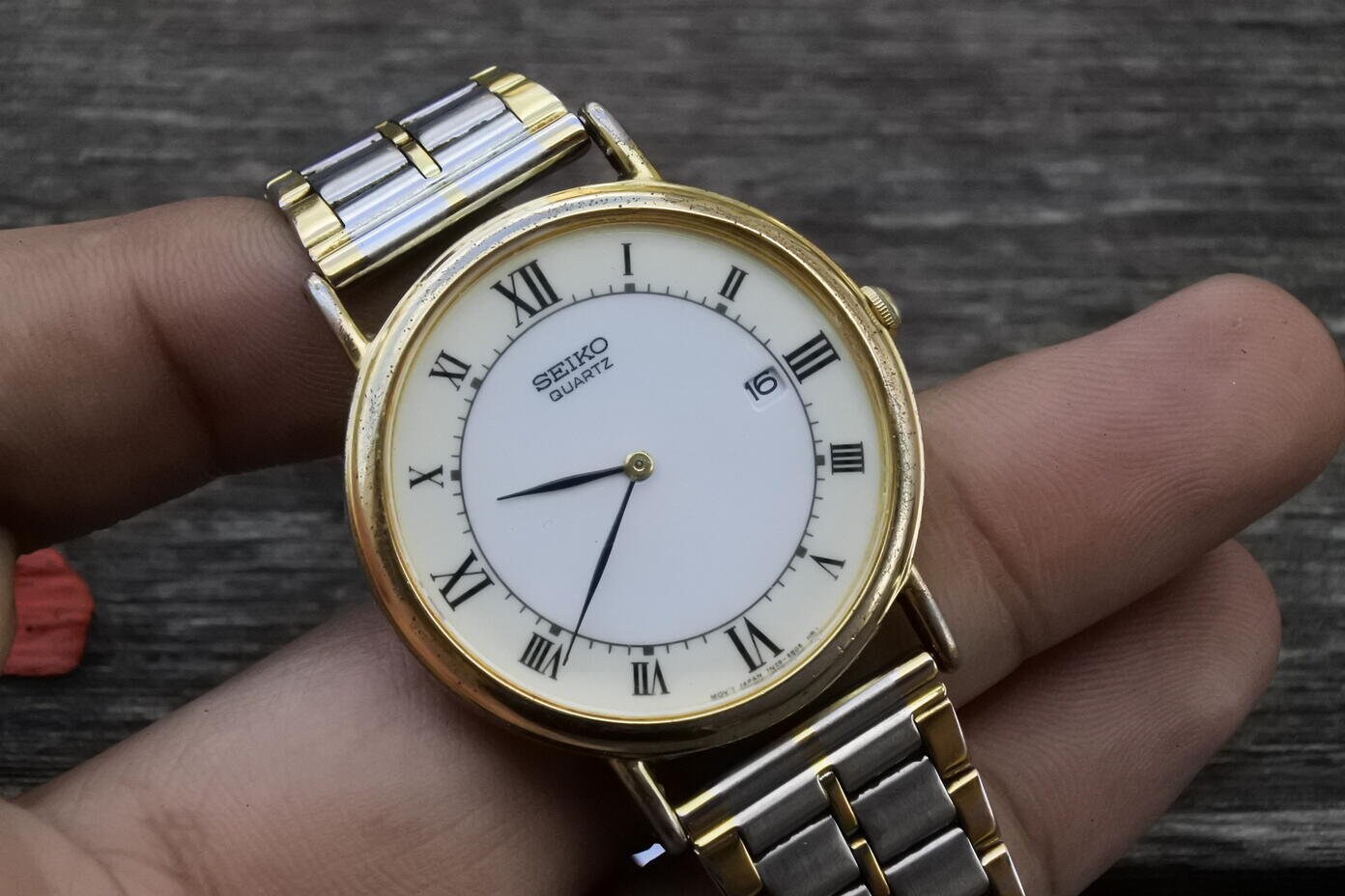 Vintage Seiko 7N29 8A00 Roman Numeral Dial Men Quartz Watch Japan Round ...